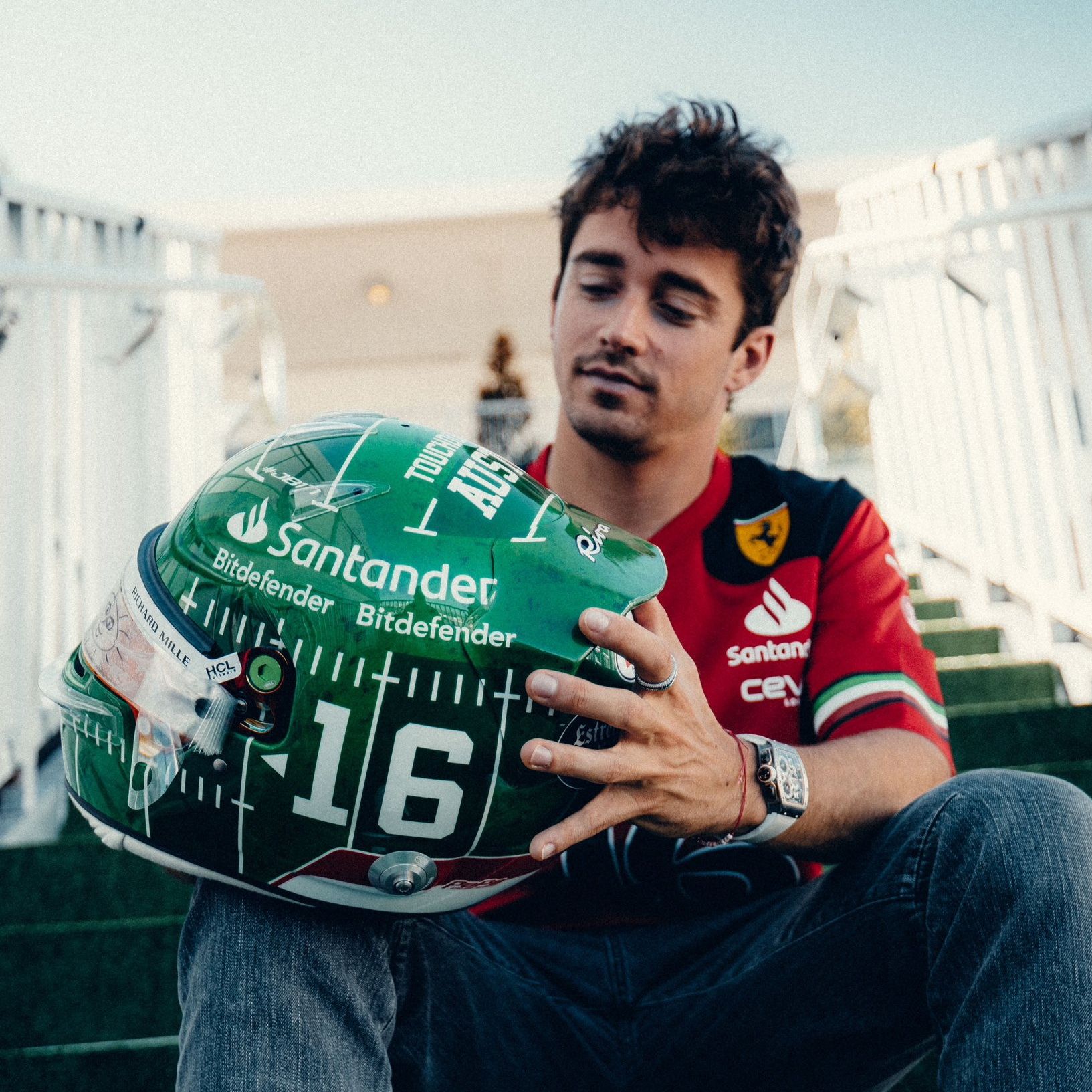 a-ferrarit-alak-t-sz-n-sz-volt-a-scuderia-vend-ge-austinban-loero